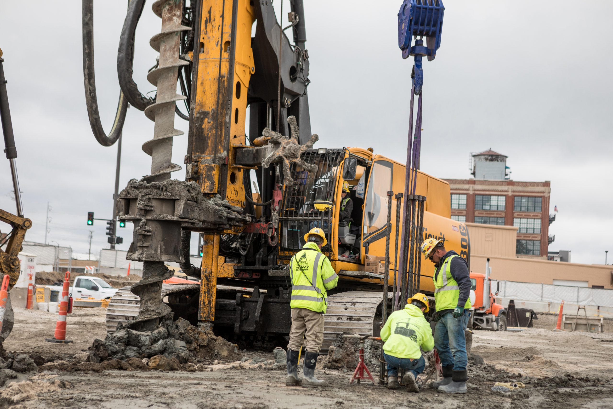 Digging in - Kiewit Newsroom